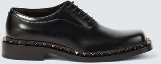 Valentino Garavani Schnürschuhe Rockstud aus Leder