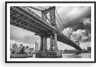 Arttor Poster Schwarzrahmen Manhattan Br&uuml;cke Schwarzwei&szlig; Deko 91x61cm Wandposter Art Prints Wandbilder Dekoration Wohnzimmer Schlafzimmer K&uuml;che Wanddeko Bild