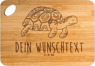 Mr. & Mrs. Panda Personalisiertes Schneidebrett Schildkr&ouml;te Marschieren - Personalisierte Geschenke, Fr&uuml;hst&uuml;cksbrett Selbst Gestalten, Mit Gravur, Namen, Schildkr&ouml;ten,