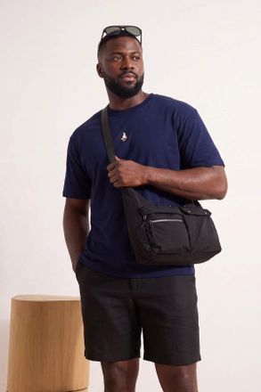 Trendyol MAN Herren Dunkelblau Bestickt Kurz Oversize Gro&szlig;e Gr&ouml;&szlig;en T-Shirts