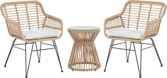 Beliani Gem&uuml;tliches Balkonset Rattan/Stahl 2 St&uuml;hle 1 Tisch hellgraue Auflagen Trestina