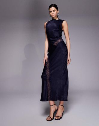 Asos Robe longue coup&eacute;e en biais en satin et dentelle avec encolure bateau - Bleu marine-Multicolore
