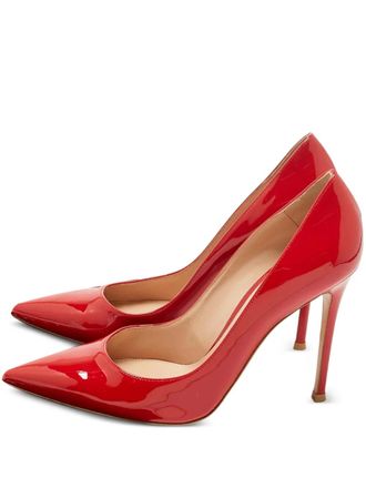 Gianvito Rossi Pumps mit spitzer Kappe - Rot