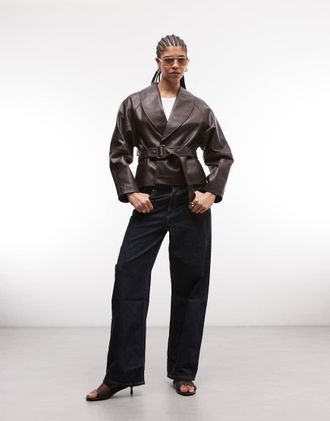 Asos Jacke aus echtem Leder in Burgunderrot mit Bindeg&uuml;rtel