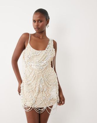 Asos Premium Mini-Kleid mit Drapierung und Perlen in Elfenbein-Wei&szlig;