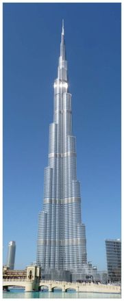 Wallario Glasbild Wolkenkratzer in Dubai - 50 x 125 cm Wandbilder Glas in Premium-Qualit&auml;t: Brillante Farben, freischwebende Optik