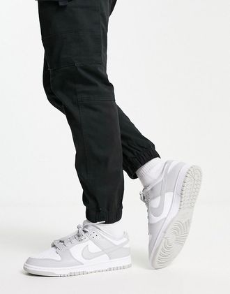 Nike Dunk Low - Retro-Sneaker in Wei&szlig; und Grau