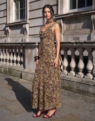 Pretty Lavish Chiffon-Maxikleid mit Wasserfallausschnitt und Schal-Detail in braunem Leopardenmuster-Multi
