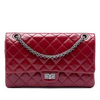 Chanel Sac bandouli&egrave;re matelass&eacute; vintage en cuir verni &agrave; double rabat Chanel Pre-owned - Femme - Pre-owned - Rouge - Taille: ONE Size