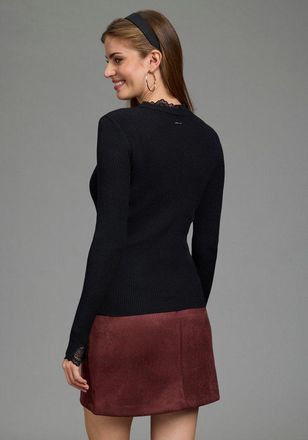 Laura Scott Strickpullover mit Stehkragen, figurbetonte Passform mit femininem Spitzen-Details