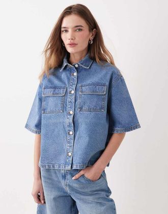 Miss Selfridge Chemise en jean coupe carr&eacute;e - Bleu moyen d&eacute;lav&eacute;
