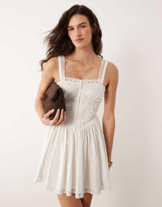 Miss Selfridge Minikleid aus Popeline in Wei&szlig; mit Korsettdetail