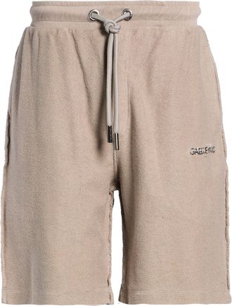 Ga&euml;lle Paris HOSEN & R&Ouml;CKE - Shorts & Bermudashorts auf YOOX.COM