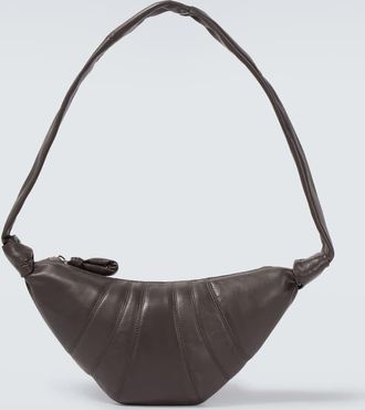 Christophe Lemaire Messenger Bag Croissant Small aus Leder