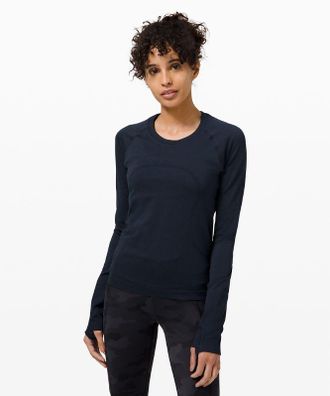 lululemon Swiftly Tech Langarmshirt 2.0 Taillenl&auml;nge f&uuml;r Frauen - Gr&ouml;&szlig;e 10 in True Navy