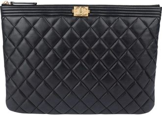 Chanel Crossbody Bags - Chanel Quilted Lambskin Boy CC Clutch - Gr. unisize - in Schwarz - f&uuml;r Damen