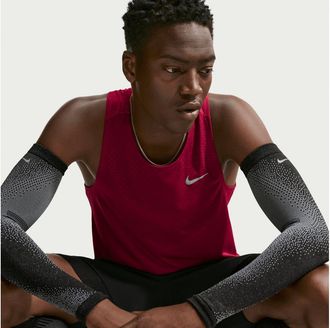 Nike Laufshirt M NK DFADV STRIDE TANK mit reflektierenden Elementen, f&uuml;r Laufen, aus Polyester