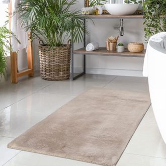 Carpet City Badteppich Taupe - 50x90 cm Einfarbig - Badematte rutschfest, waschbar, weich, saugf&auml;hig, schnelltrocknend - Badvorleger Hochflor Soft Touch Badezimme