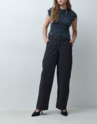Vero Moda pantalon tailleur structur&eacute; &agrave; coupe barrel noir