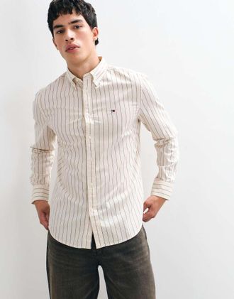 Tommy Hilfiger lang&auml;rmliges gestreiftes Popeline-Hemd in Creme-Neutral
