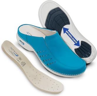 Nursing Care WashGo Berlin - Sabots sanitaires pour Femmes et Hommes | Sabots en Cuir lavables | Antid&eacute;rapants (Bleu Ciel, Syst&egrave;me Taille Chaussures EU, Adulte, Nu