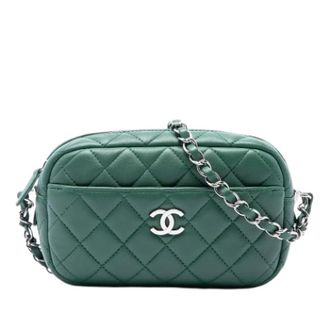 Chanel Sac bandouli&egrave;re matelass&eacute; en cuir dagneau doccasion - Femme - Pre-owned - Vert - Taille: ONE Size
