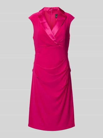 Adrianna Papell Knielanges Cocktailkleid mit Reverskragen