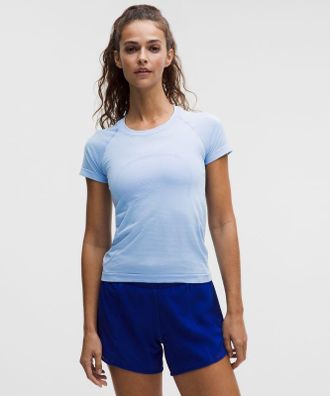 lululemon Swiftly Tech Kurzarmshirt 2.0 Taillenl&auml;nge f&uuml;r Frauen - Gr&ouml;&szlig;e 10 in Sinatra Blue