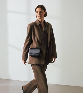 Le Tanneur Sac pochette avec bandouli&egrave;re amovible Charlotte en cuir lisse