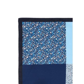 Au Printemps Paris Foulard carr&eacute; imprim&eacute; en soie