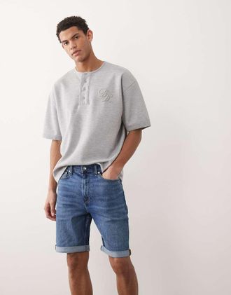 Calvin Klein Jeans Short en jean slim - Bleu moyen d&eacute;lav&eacute;