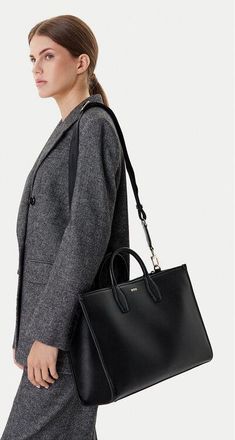 HUGO BOSS Handtasche Sandy MED 50547947 Schwarz