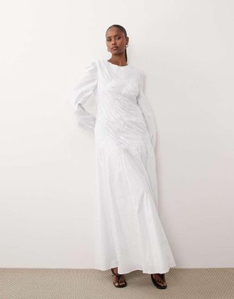 Daska Maxikleid in Wei&szlig; mit asymmetrischer Raffung und Ballon&auml;rmeln