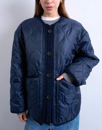 Topshop Doppellagige, gef&uuml;tterte Steppjacke in Marineblau