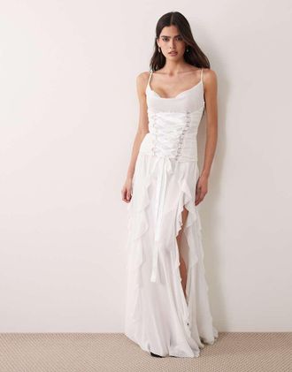 I.AM.GIA Marlette 2.0 - Chiffon-Maxikleid in Wei&szlig; mit Korsettdetail, Schn&uuml;rung und R&uuml;schen