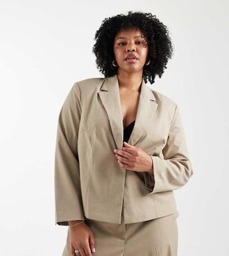 Pieces Pieces Curve - Ensemble avec blazer court ajust&eacute; et pantalon ample - Beige-Neutre