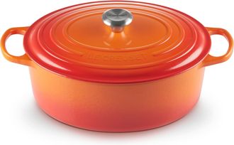 LE CREUSET Le Creuset Signature Gusseisen-Bräter mit Deckel, Ø 33 cm, Oval, Für alle Herdarten und Induktion geeignet, Volumen: 7,5 l, 6,595 kg, Ofenrot, 2117833