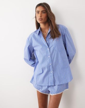 Good American Chemise densemble classique coupe carr&eacute;e en popeline ray&eacute;e - Bleu/blanc