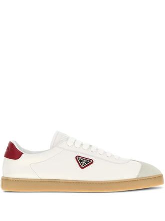 Prada baskets à plaque logo - Blanc