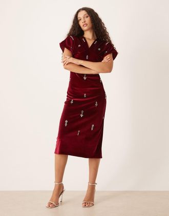 Hope & Ivy Robe mi-longue en velours ornement&eacute; &agrave; col en V - Bordeaux-Rouge