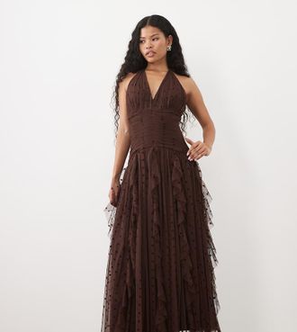 Lace & Beads Petite robe longue en dobby &agrave; col licou et jupe &agrave; volants, chocolat-Marron