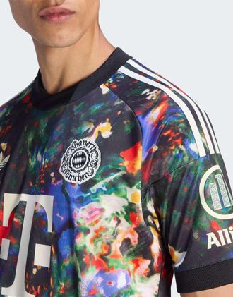 adidas FC Bayern 26/27 Wiesn-Trikot in Multicolor