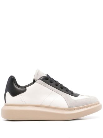 Alexander McQueen baskets Oversized Retro - Blanc