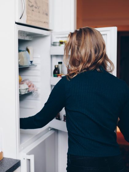 Überall auf Instagram zu sehen: Was steckt hinter dem Trend zum Beauty Fridge?