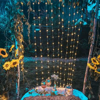 Hellum LED Lichtervorhang innen mit 20 Str&auml;ngen und 300 LEDs in Tauperlenform, beleuchtet 1,90m x 1,50m mit Timer, warmwei&szlig;, Lichtervorhang f&uuml;r au&szlig;en, Weihna