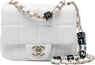 Chanel Sac bandouli&egrave;re matelass&eacute; vintage en cuir dagneau pr&eacute;-poss&eacute;d&eacute; - Femme - Pre-owned - Blanc - Taille: ONE Size