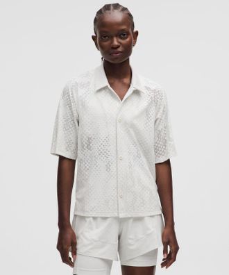 lululemon Kurzarmshirt aus Jacquard-Mesh SLNSH Kollektion für Frauen - Größe 2XS in Light Vapor