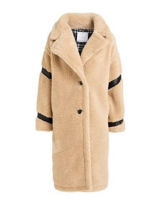 Gaëlle Paris MANTEAUX - Moutons et fausses fourrures sur YOOX.COM