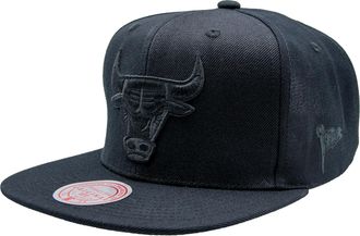 Mitchell & Ness Black on Black Snapback - Chicago Bulls, Schwarz