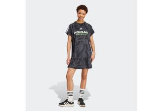 adidas Laufshirt W TIRO Q3 DRE lockere Passform, l&auml;nger geschnittene &Auml;rmel, Allover-Print